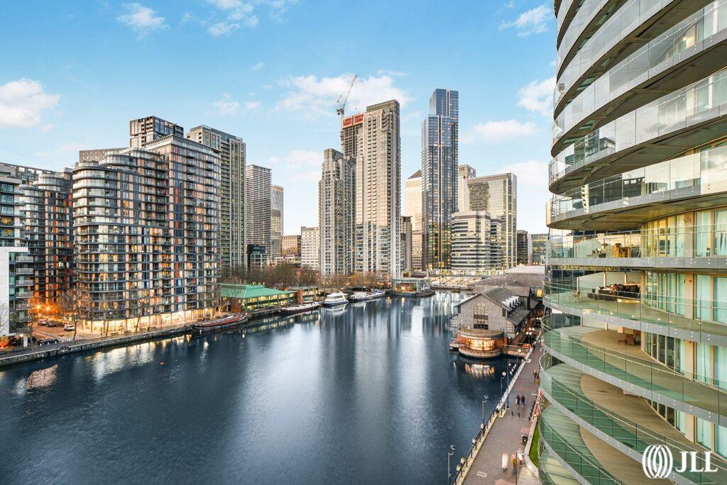 Baltimore Wharf, London E14 2 bed apartment - £2,925 pcm (£675 pw)