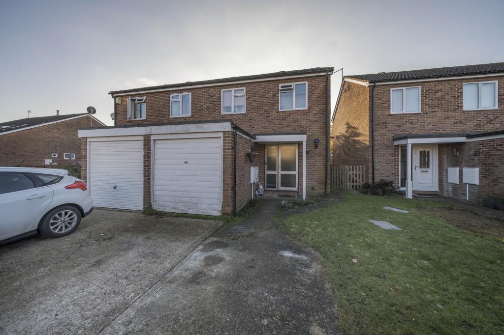 Thatcham, Berkshire, RG19 3 bed semi-detached house - £350,000