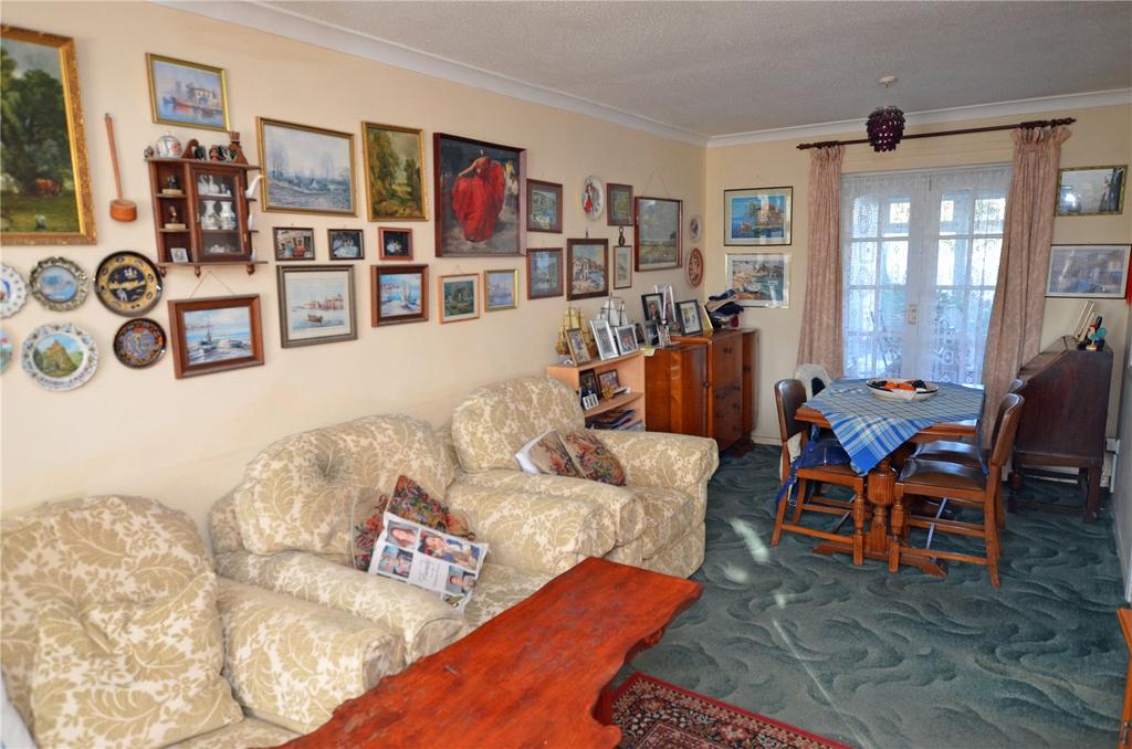 Campbell Close Uckfield East 2 Bed End Of Terrace House £285 000