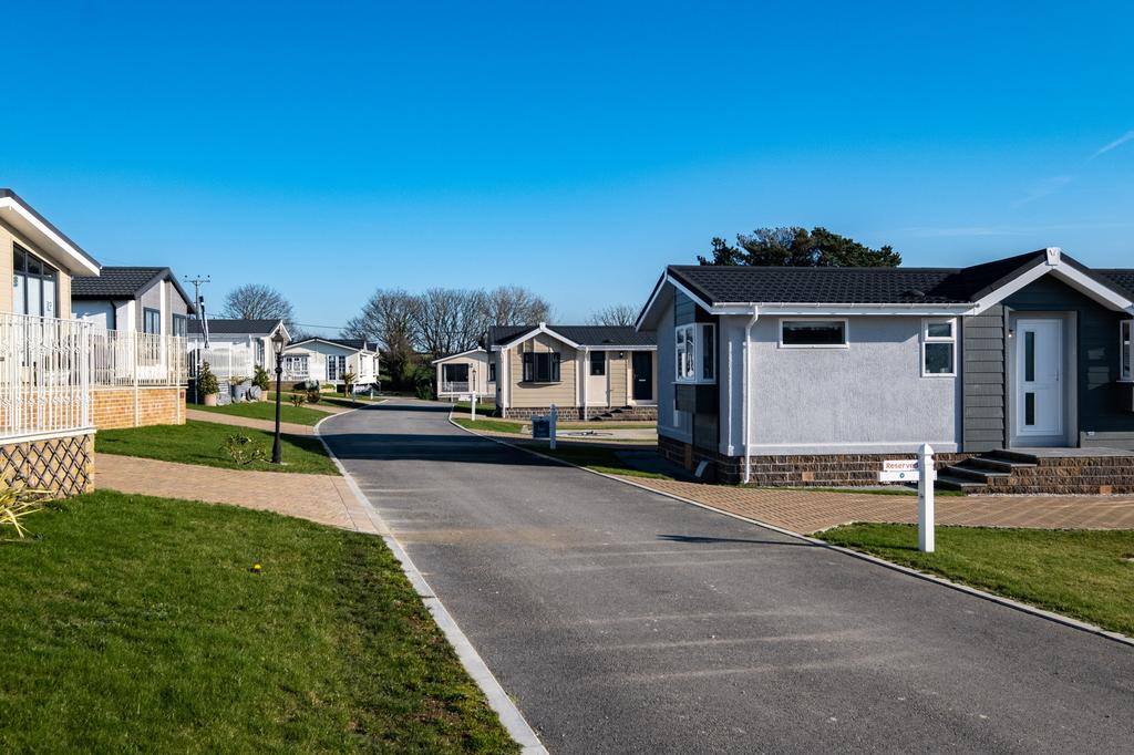 Newquay, Cornwall, TR8 2 bed park home for sale - £247,000