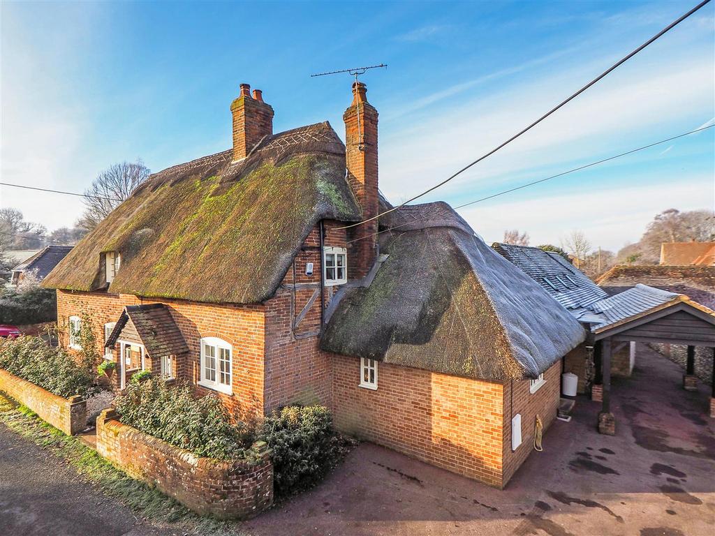 Holbury Lane, Lockerley, Romsey 4 bed detached house - £900,000