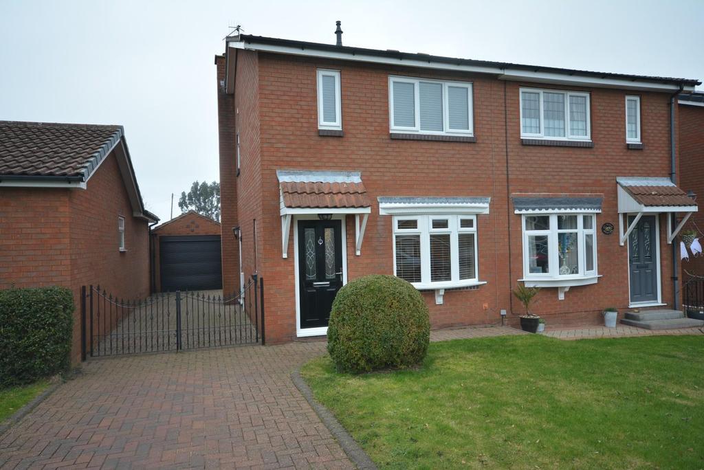 Church Meadows, Calow, Chesterfield... 3 bed semi-detached house - £200,000