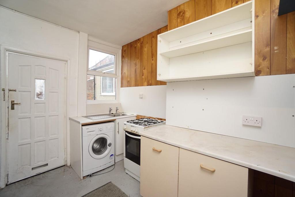 Toyne Street, Crookes, Sheffield, S10... 2 bed terraced house - £165,000