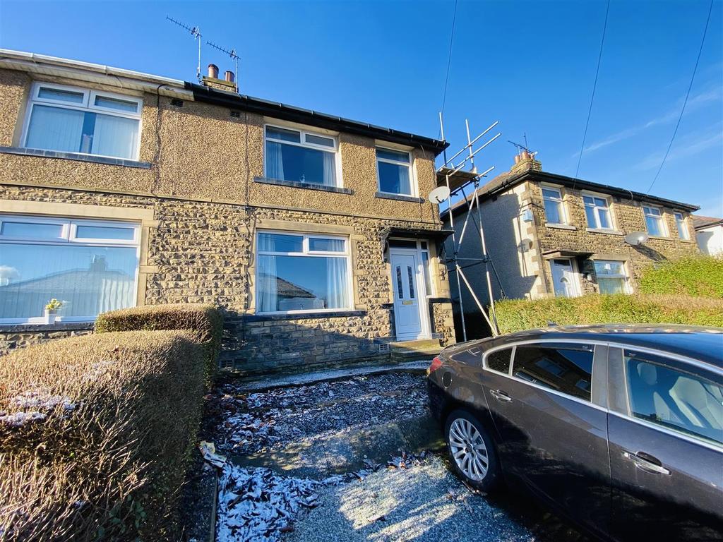 Dalcross Grove, Bradford 3 bed semi-detached house - £105,000