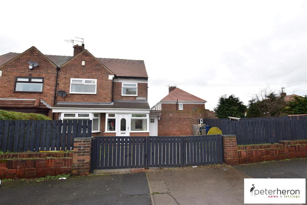 Castle View, Castletown, Sunderland 3 bed semi-detached house - £160,000