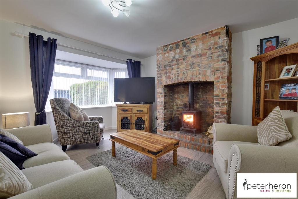 Castle View, Castletown, Sunderland 3 bed semi-detached house - £160,000