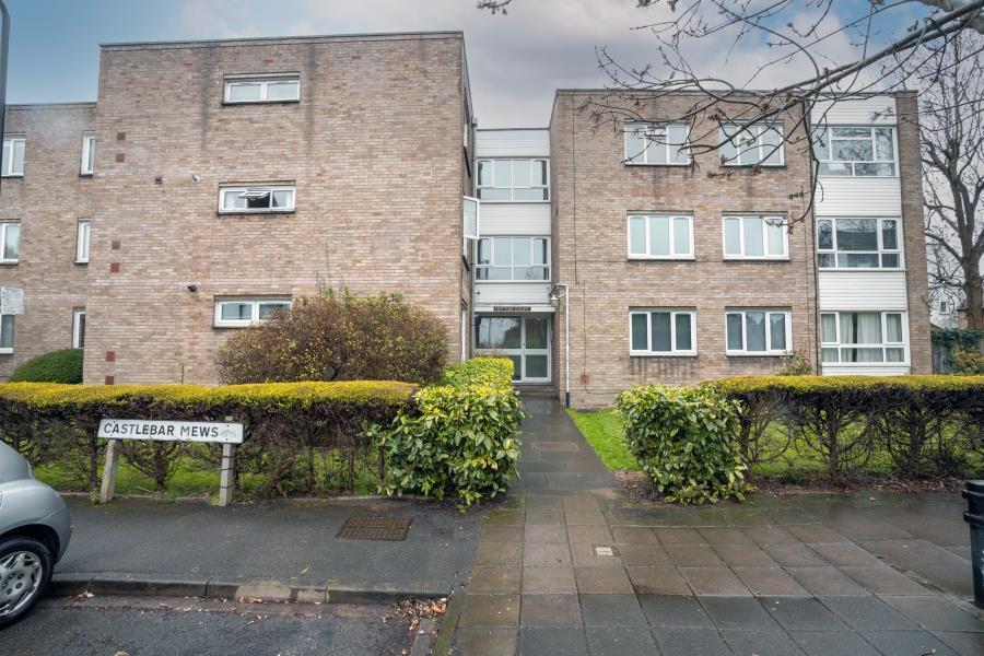 Hutton Court, Ealing Studio - £1,100 pcm (£254 pw)