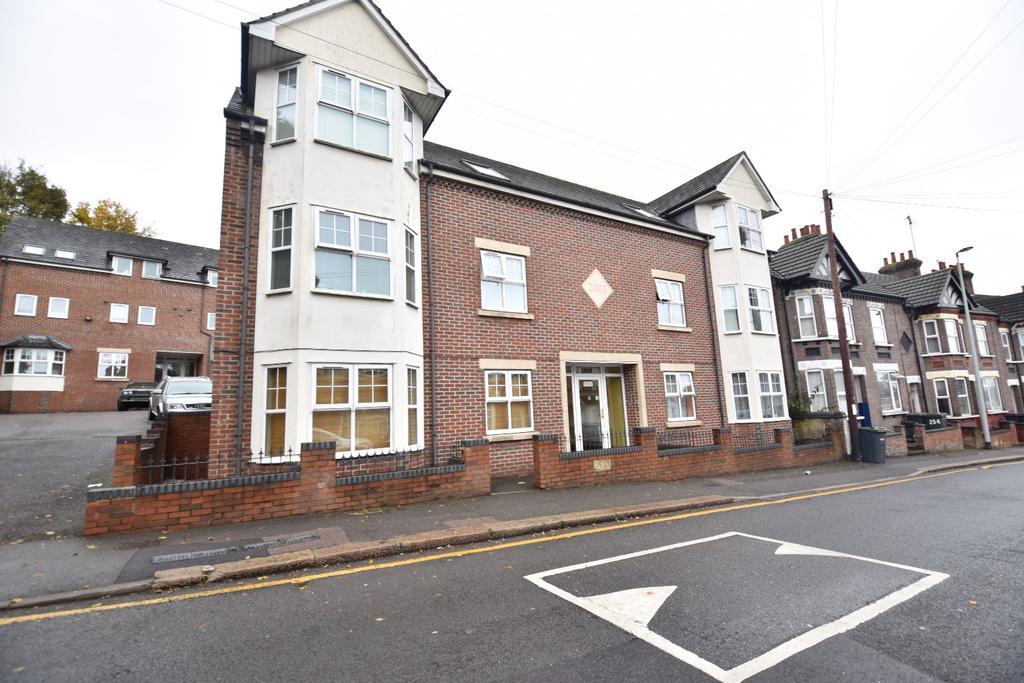 High Town Road, Luton, Bedfordshire, LU2 1 bed flat - £775 pcm (£179 pw)