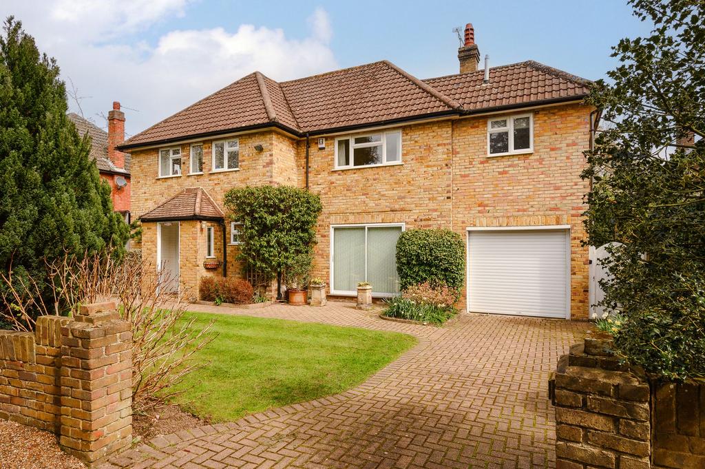 Oxshott Way, Cobham, KT11 3 bed detached house - £1,650,000
