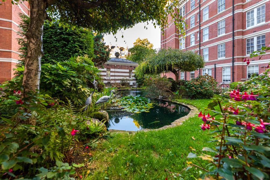 RODNEY COURT, W9 2 bed flat - £1,150,000