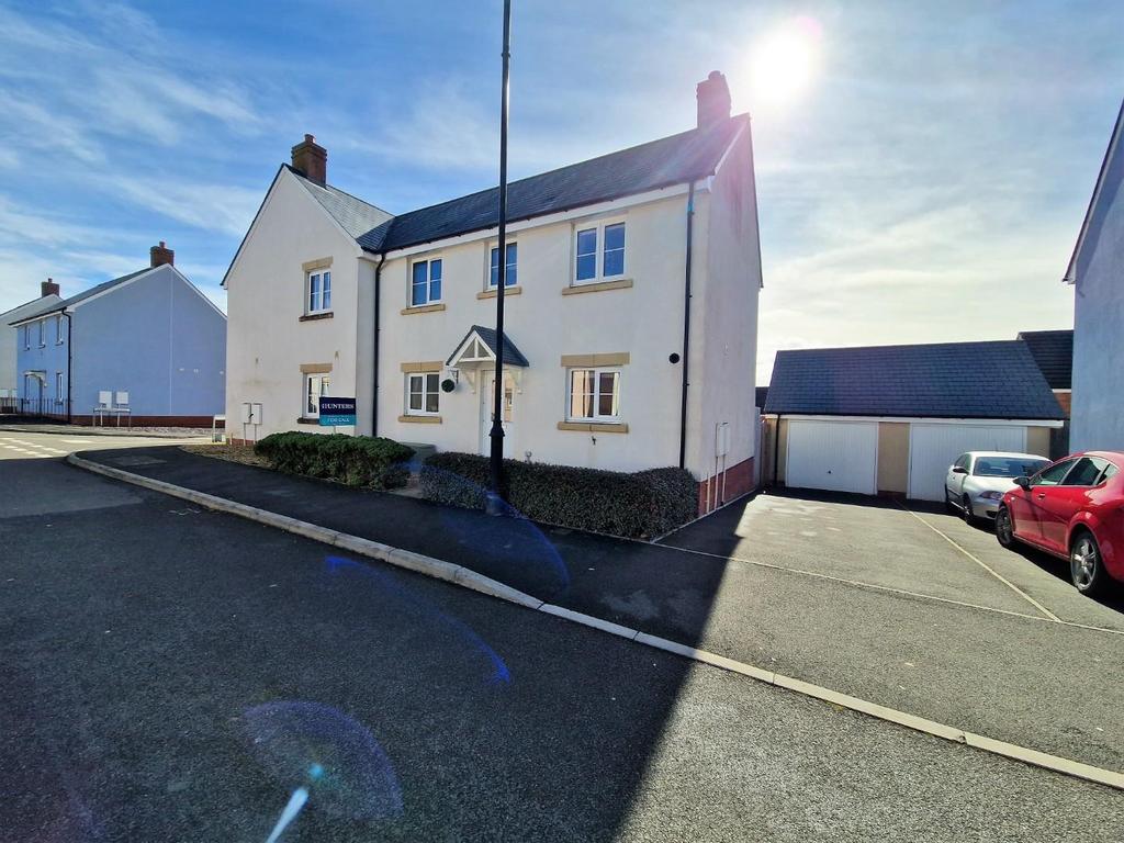 Ffordd Y Draen, Coity, Bridgend 3 bed semi-detached house - £249,900