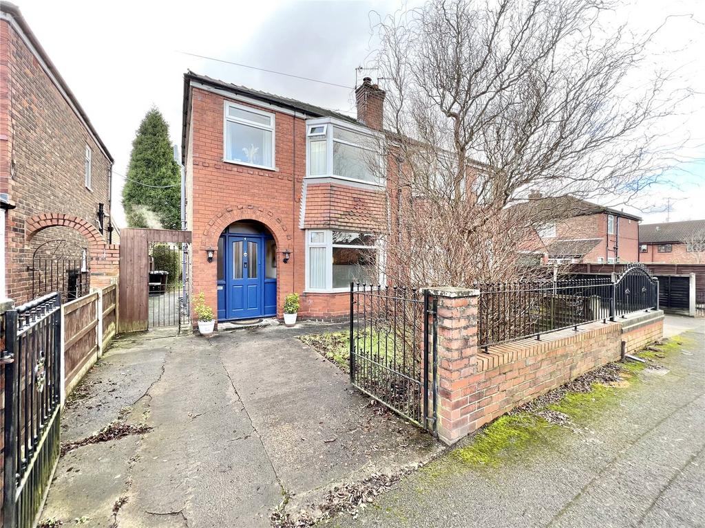 Middleton Road Reddish Stockport Sk5 3 Bed Semi Detached House £