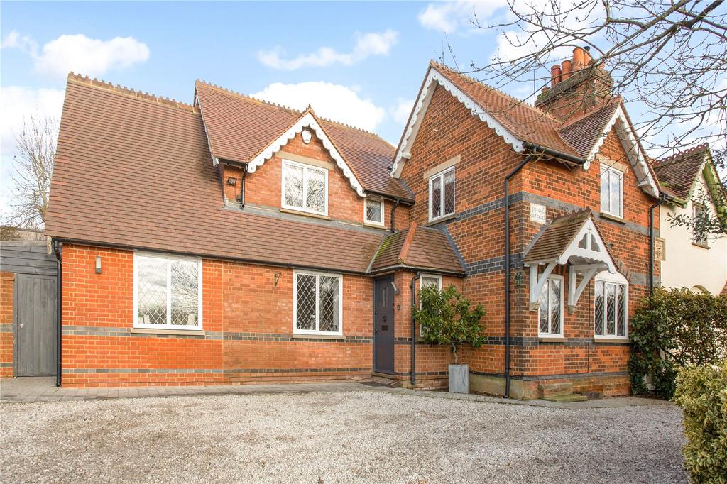 Holwell, Essendon, Hatfield... 3 bed semi-detached house - £950,000