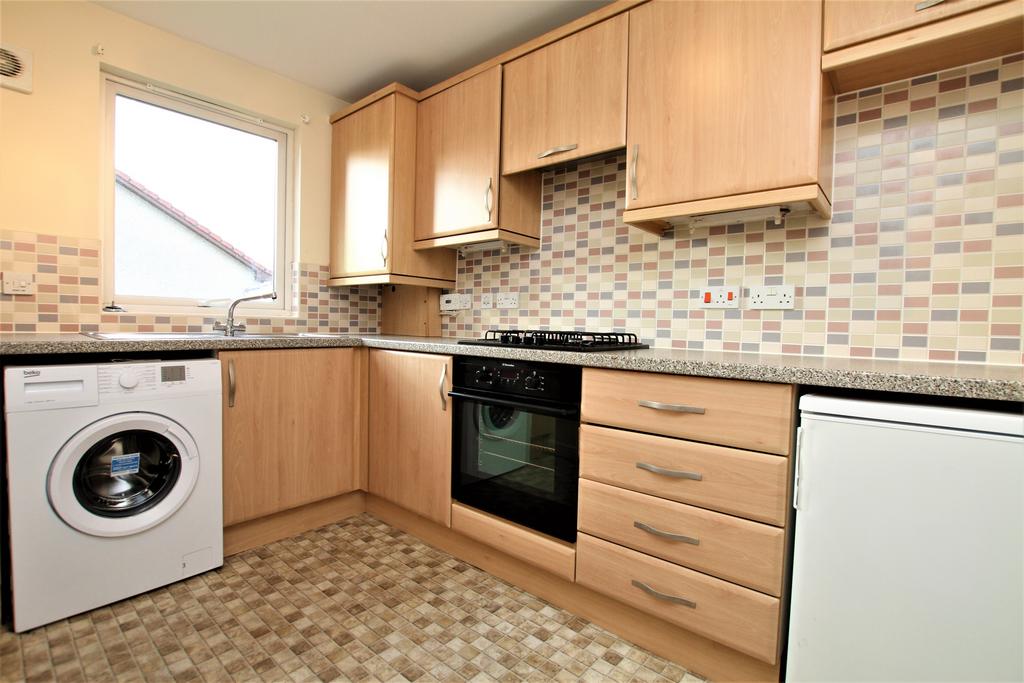 Leyland Road, Bathgate, EH48 2 bed apartment - £135,000