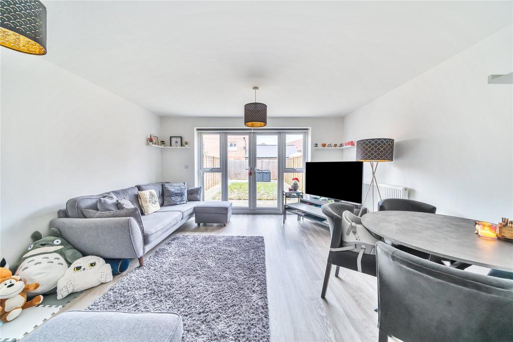 Bell Farm Way, Hersham, Walton On... 2 bed terraced house - £475,000