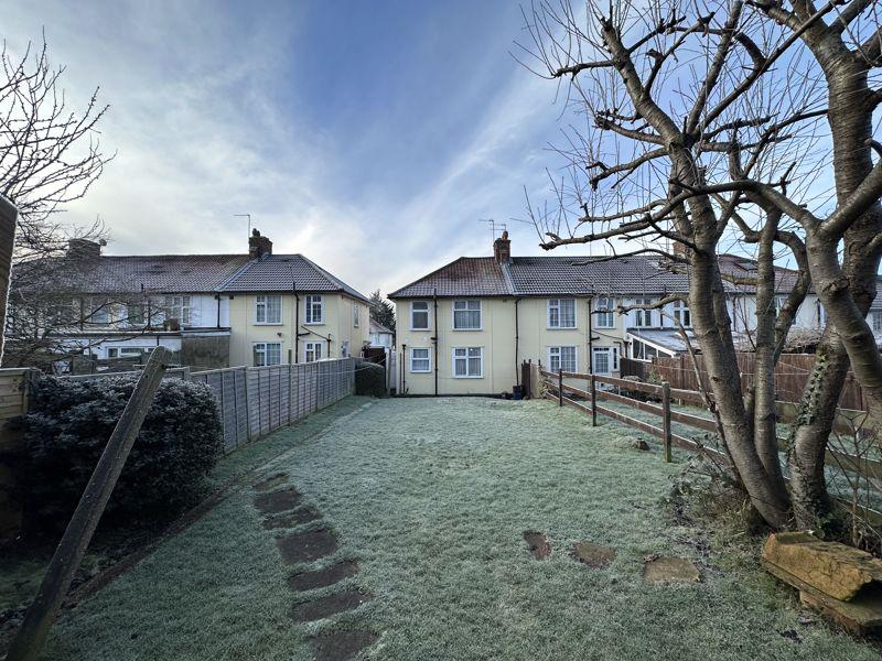 Littlefield Road, Edgware 3 bed end of terrace house - £375,000