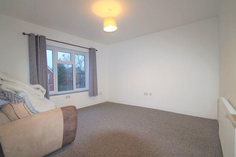 Headstone Lane, Harrow 1 bed apartment - £1,200 pcm (£277 pw)