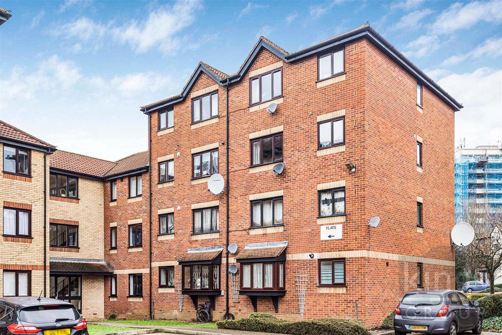 Magpie Close, Enfield 1 bed apartment - £225,000