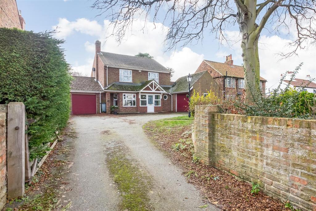 The Village, Wigginton, York. YO32 2PR 4 bed detached house - £600,000