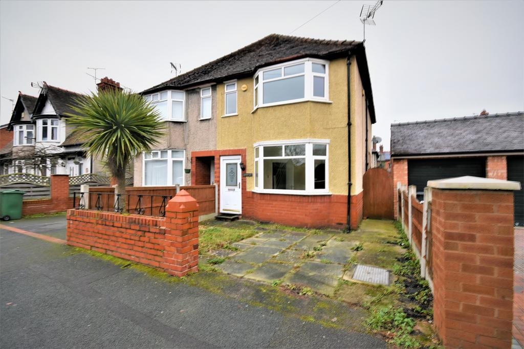 Court Road, Wrexham, LL13 3 bed semi-detached house - £850 pcm (£196 pw)