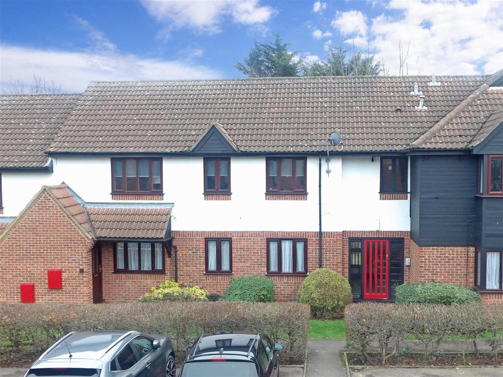 Copperfields, Basildon, Essex 2 bed ground floor flat for sale - £200,000