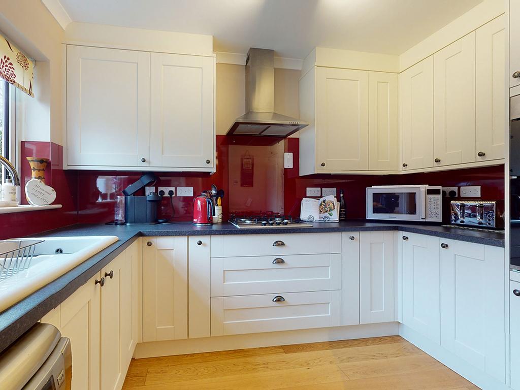 Hill House Close, The Avenue... 2 bed terraced house - £350,000