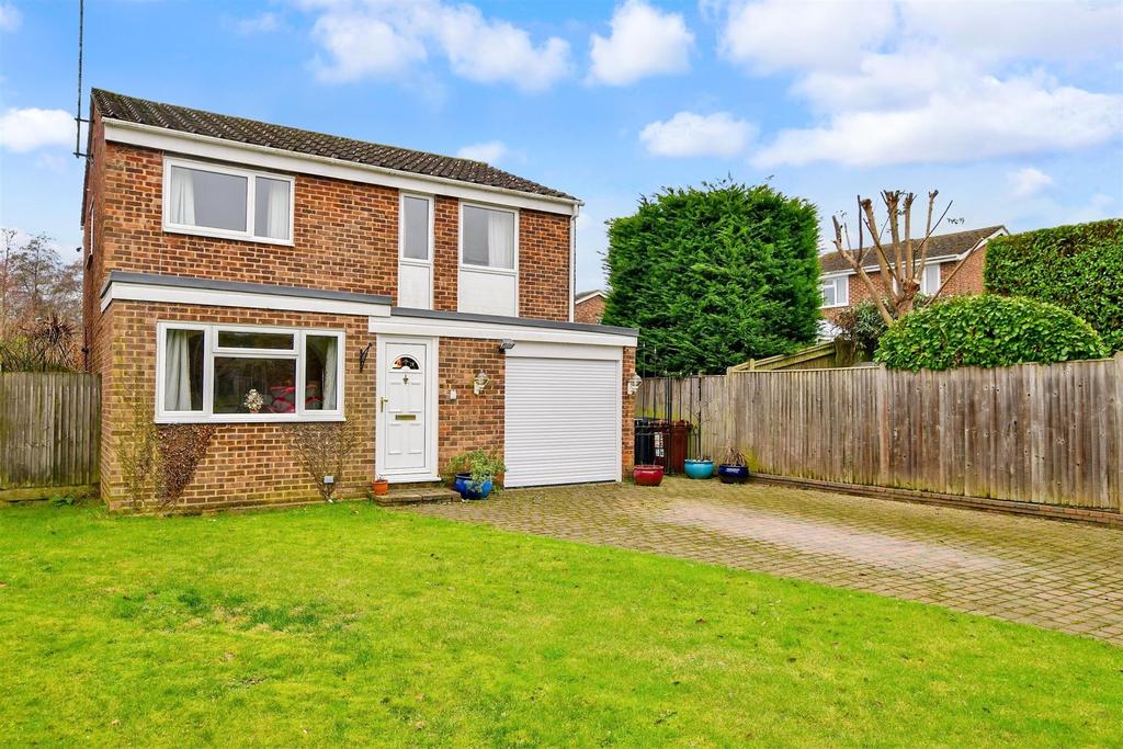 Rocks Park Road Uckfield East Sussex 4 Bed Detached House £525 000