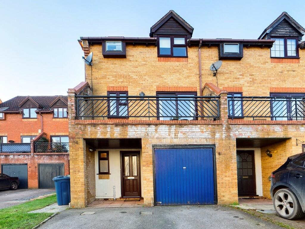 Flitcroft Lea, High Wycombe, HP13 5LE 3 bed end of terrace house - £ ...