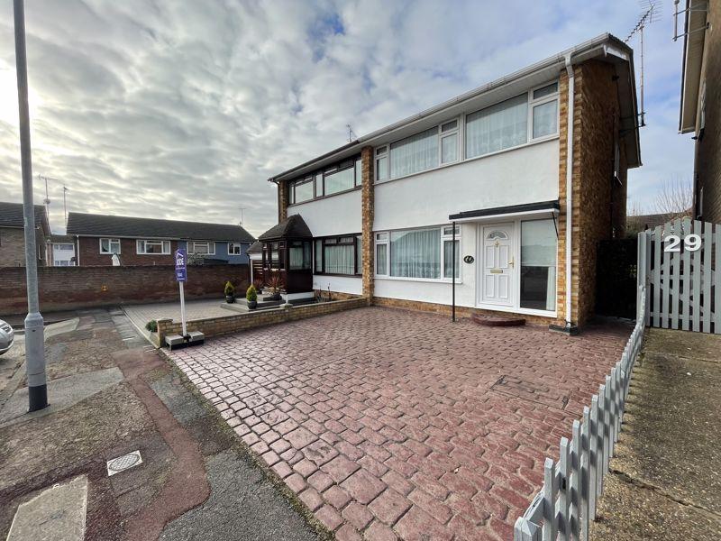 Symons Avenue SS9 5QD 3 bed semi-detached house - £365,000