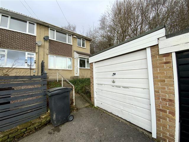 Haxby Place, Normanton Spring... 3 bed semi-detached house - £165,000
