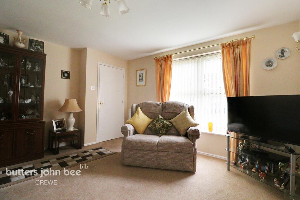 Fox Covert Way, Crewe 3 bed detached house - £220,000