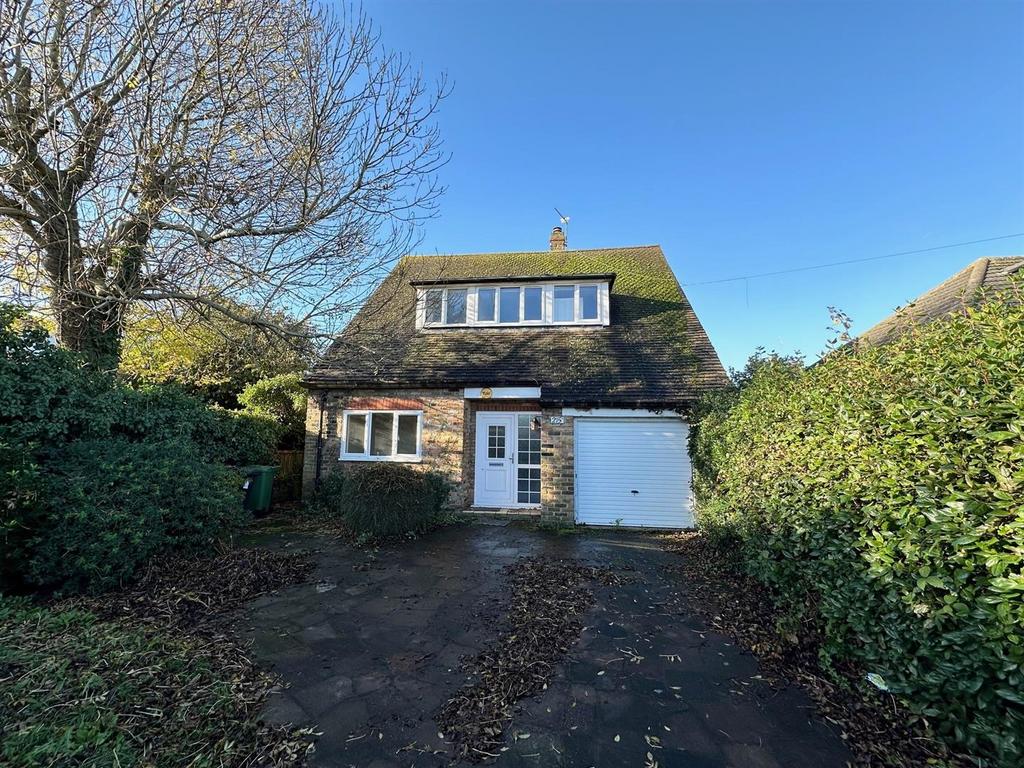 Park Road, Uxbridge, Middlesex 5 bed detached house for sale - £674,000