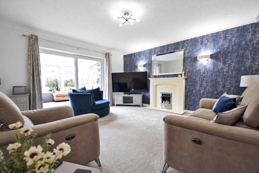 Millwood, Norton, Runcorn 4 bed detached house - £410,000