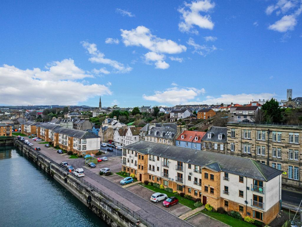 Lord Gambier Wharf, Kirkcaldy, KY1 2 bed flat - £114,000