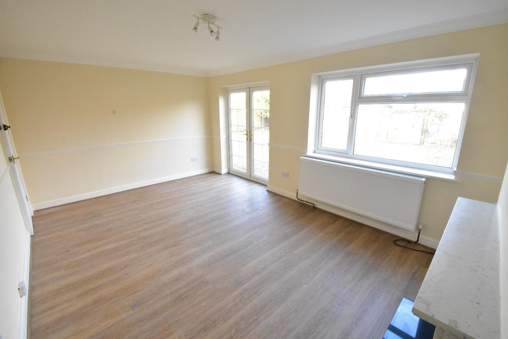 Blaydon Road, Luton, Bedfordshire, LU2 4 bed semi-detached house - £ ...