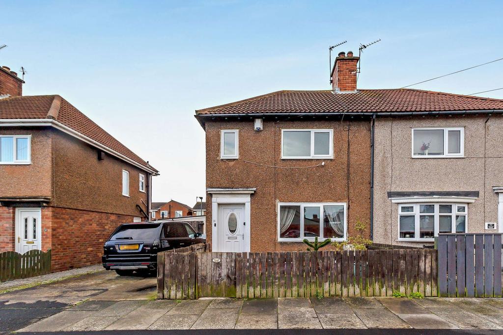Dukes Gardens, Blyth, Blyth... 2 bed semi-detached house - £90,000