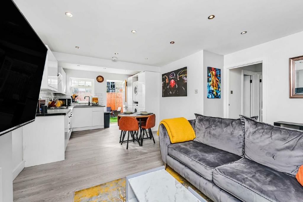 Longfield Street, Southfields 2 bed terraced house - £600,000