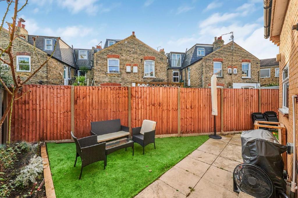 Longfield Street, Southfields 2 bed terraced house - £600,000