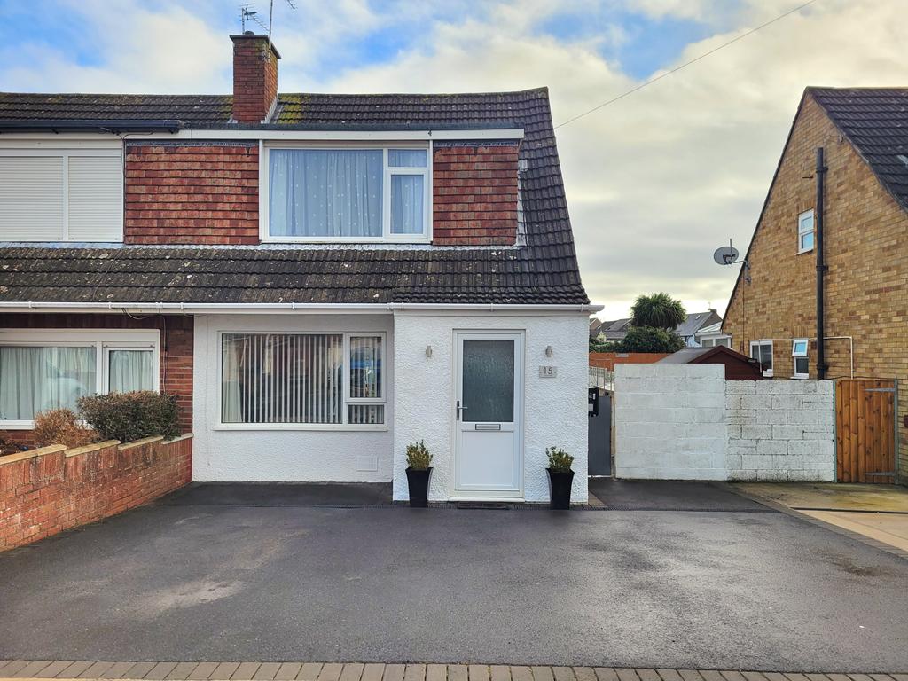 SANDYMEERS, PORTHCAWL, CF36 5LP 3 bed semi-detached house - £270,000