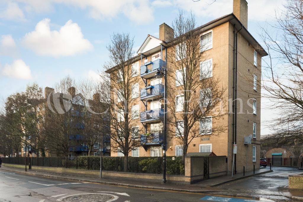 Limehouse Causeway London E14 3 bed apartment - £315,000