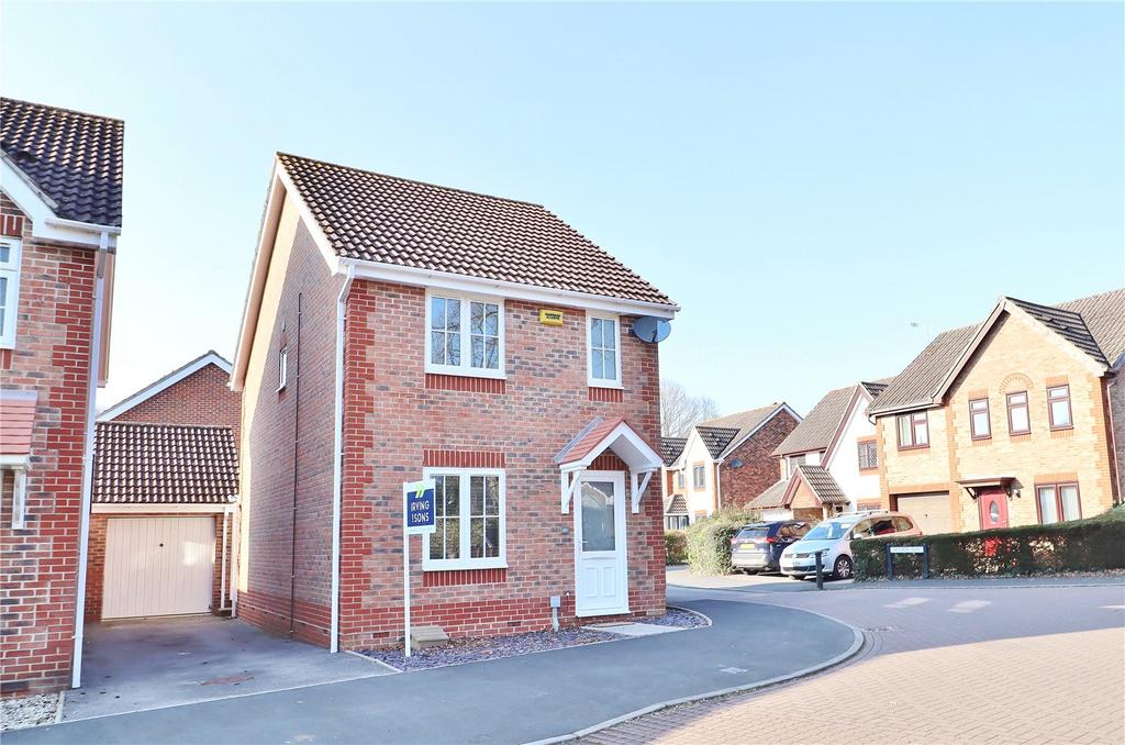 Hainault Drive, Verwood, Dorset, BH31 3 bed detached house - £390,000