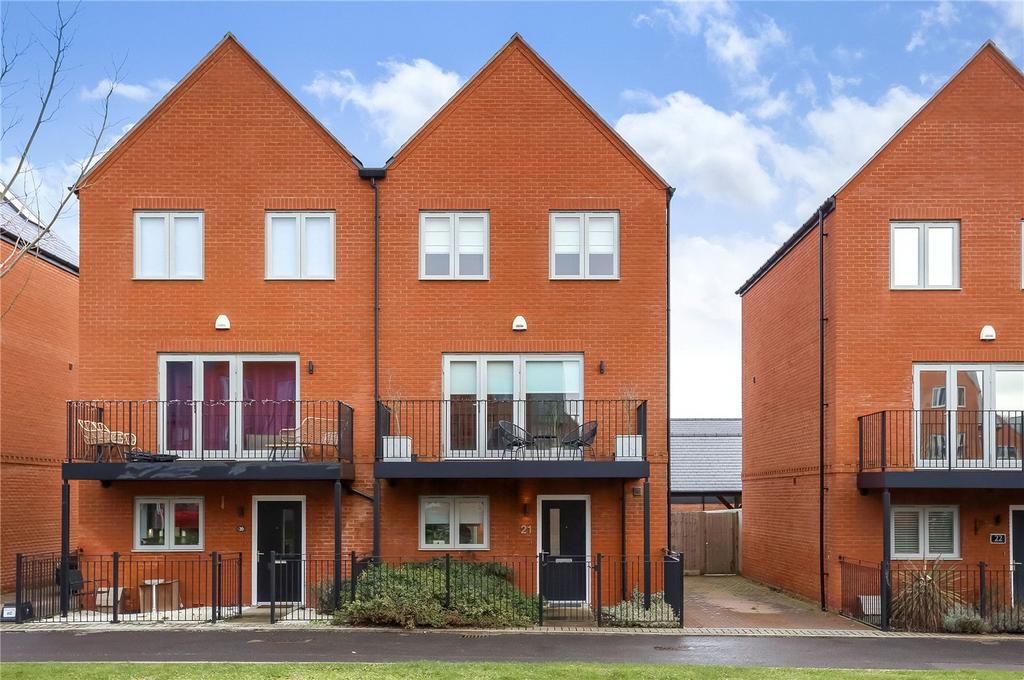 Roman Drive, Winchester, Hampshire, SO22 4 bed semi-detached house - £ ...