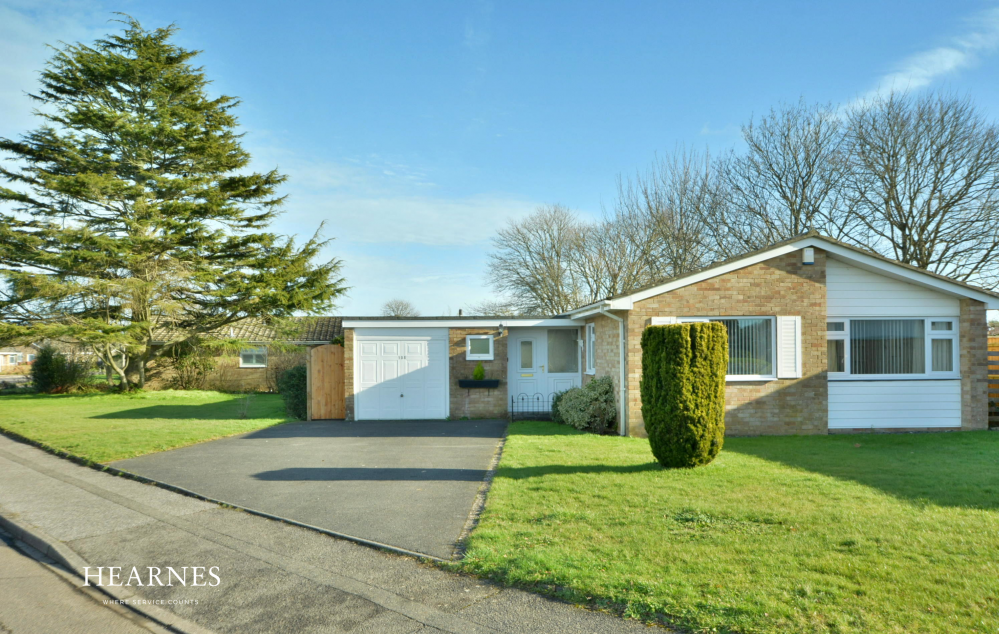 Sopwith Crescent, Merley, Wimborne, BH21 1SW 3 bed detached bungalow ...