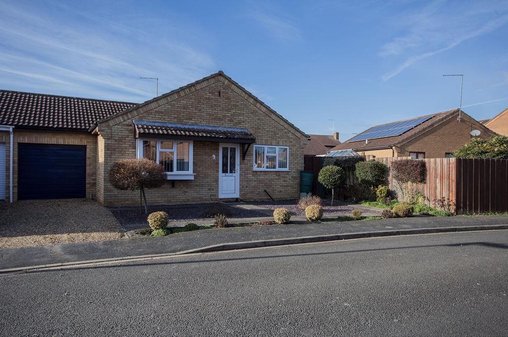 Mountbatten Way, Whittlesey, PE7 2 bed bungalow - £259,995