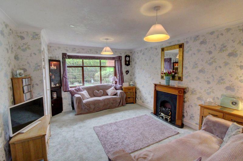 Lymington Road, Burntwood, WS7 2YT 3 bed detached house - £255,000