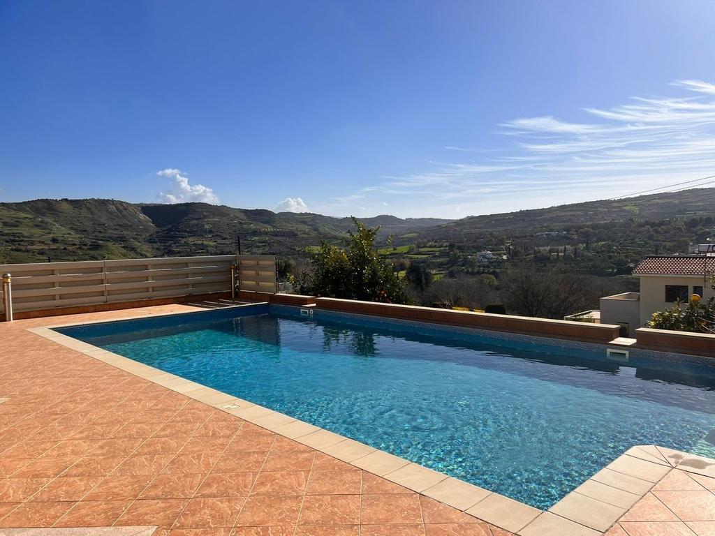 Giolou, 8270, Cyprus 2 bed house - £259,630* (€299,950)