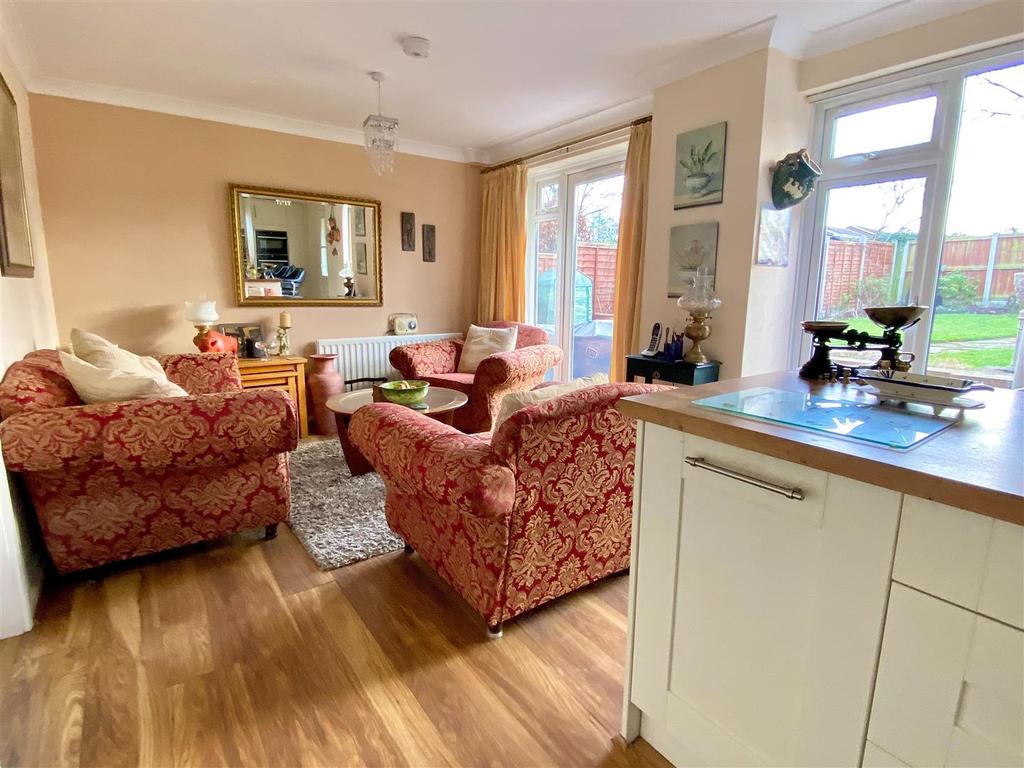 Edgmond Close, Redditch 3 bed house - £330,000