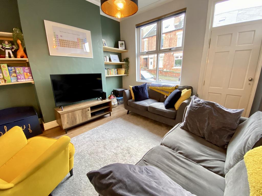 21 Pearson Place Meersbrook Sheffield... 3 bed terraced house - £220,000