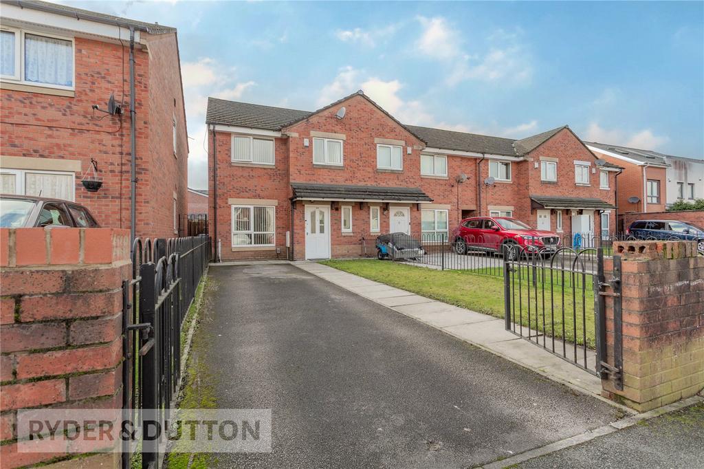 Elder Street, Lowerplace, Rochdale... 3 bed semi-detached house - £175,000