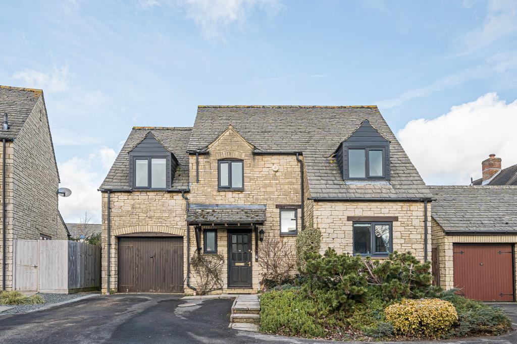 Ralegh Crescent, Witney, OX28 4 bed detached house - £500,000